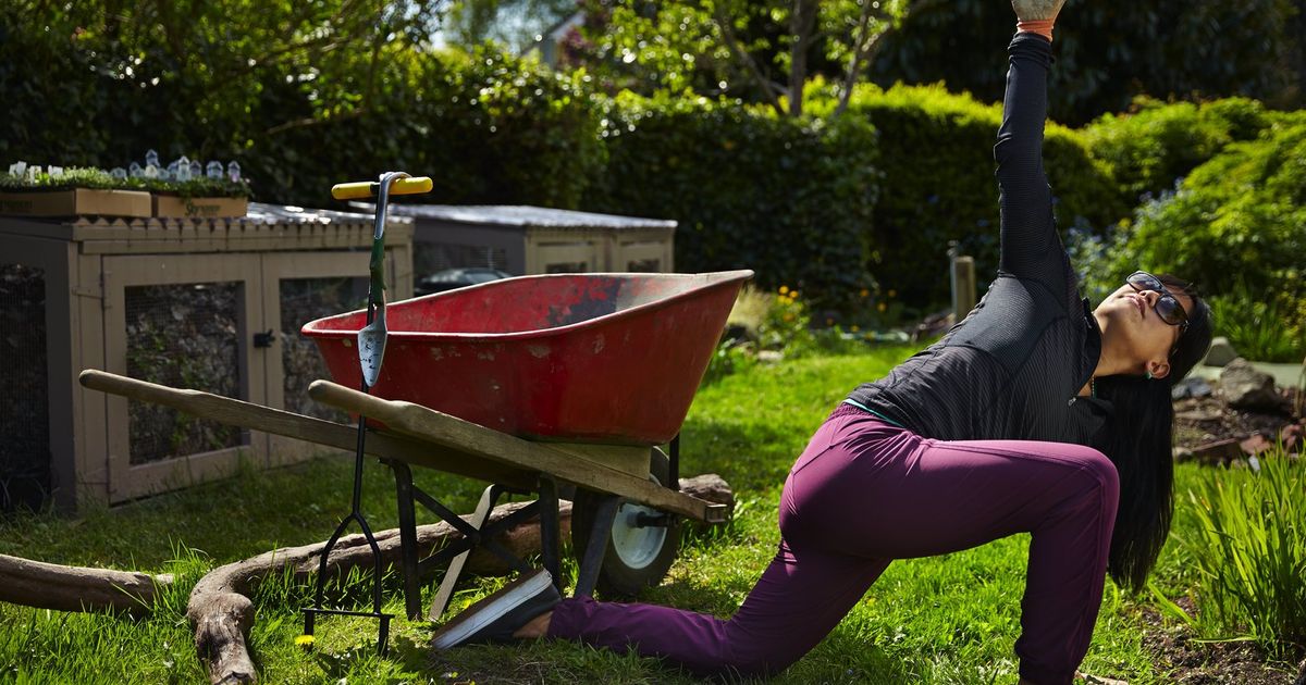 Stretches and exercises to make the most of your gardening workout ...