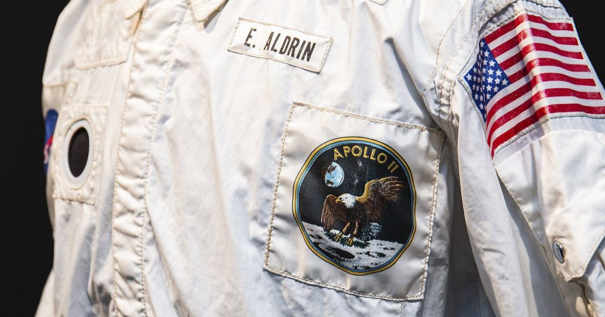 Buzz Aldrin flight-to-moon jacket sells at auction for $2.8M | The ...