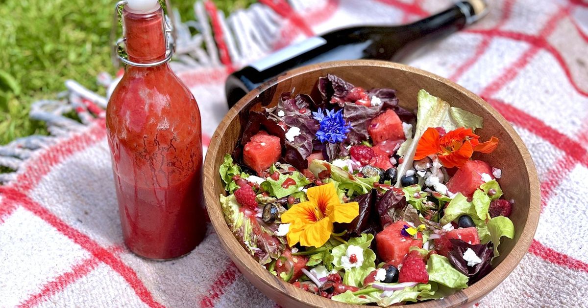 It’s berry season! Enjoy with this berry-full watermelon salad with ...