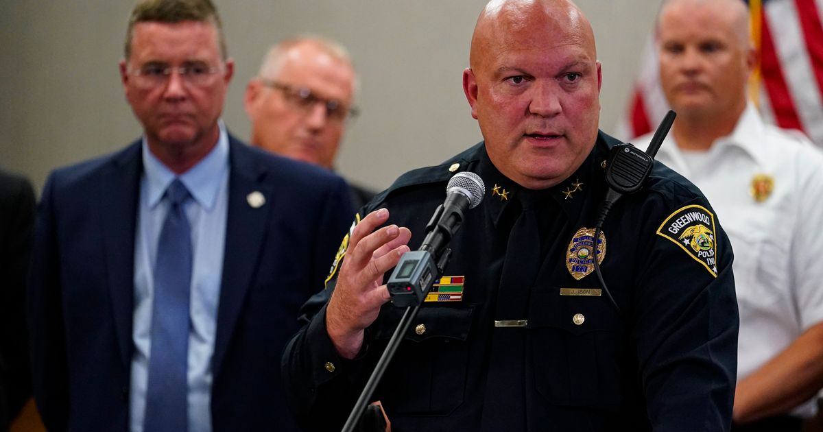 Police laud actions of man who killed Indiana mall attacker | The ...