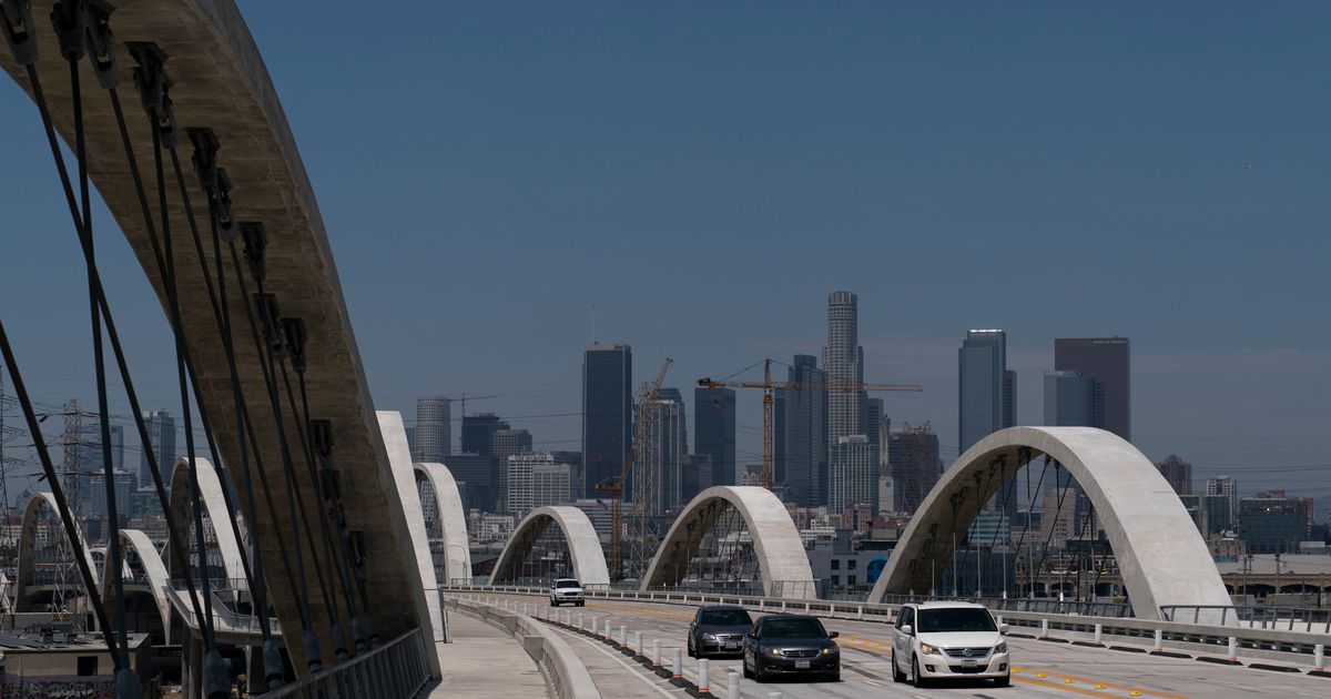 New Los Angeles bridge opens, then quickly closes amid chaos | The ...