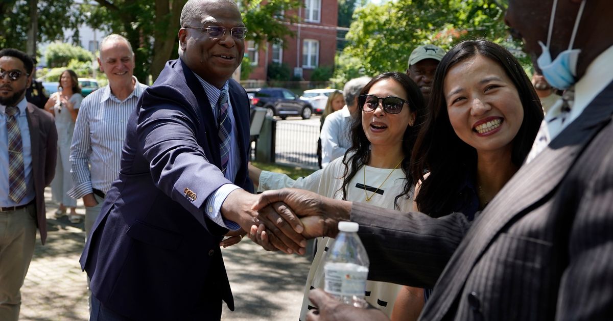 Officer, once beaten by colleagues, to lead Boston police | The Seattle ...