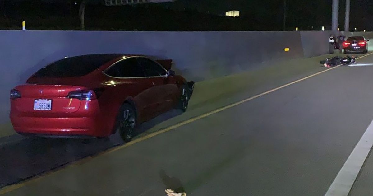 US agency probes Tesla crashes that killed 2 motorcyclists | The ...