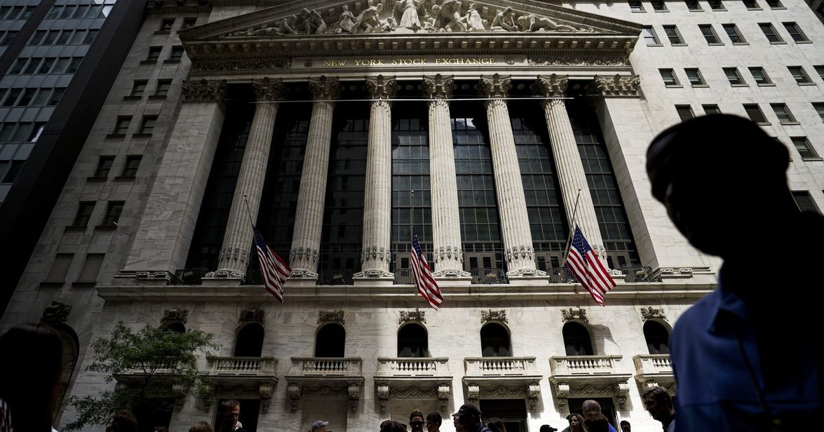 Stocks shed early gains, end lower for 3rd straight week | The Seattle ...