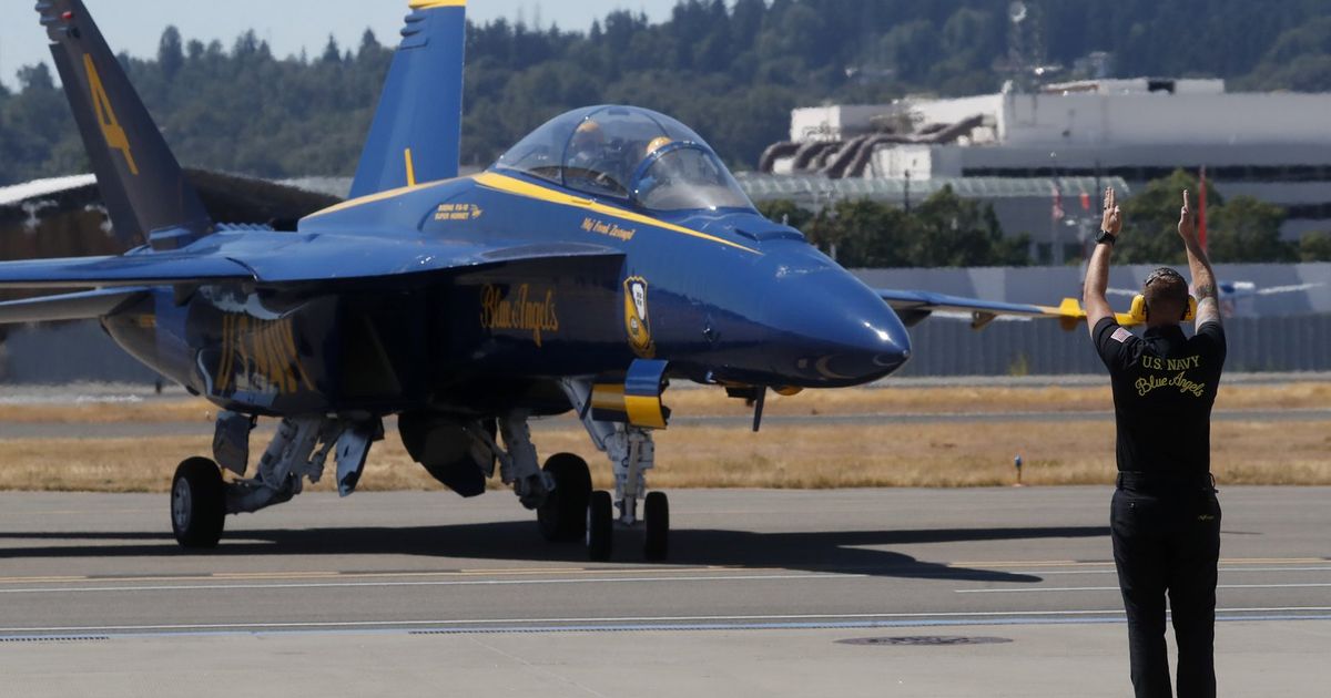 Blue Angels roar into Seattle | The Seattle Times