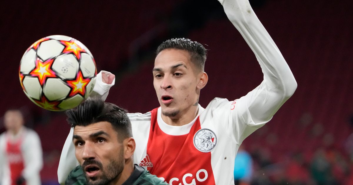 Man United set to sign Brazil winger Antony from Ajax | The Seattle Times