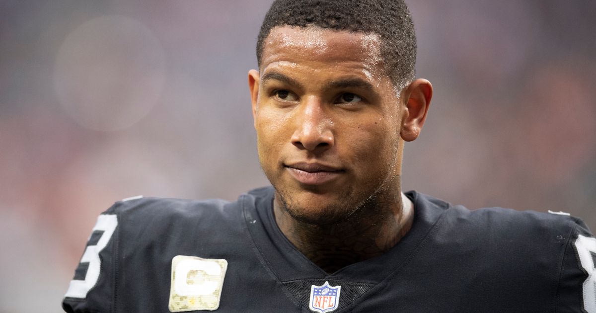 Raiders’ Waller signs with new agents in search of new deal | The ...