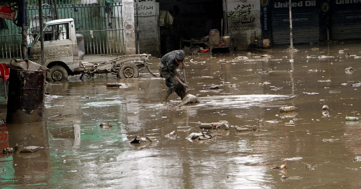 Deaths from flooding in monsoon drenched Pakistan near 1,000 | The ...