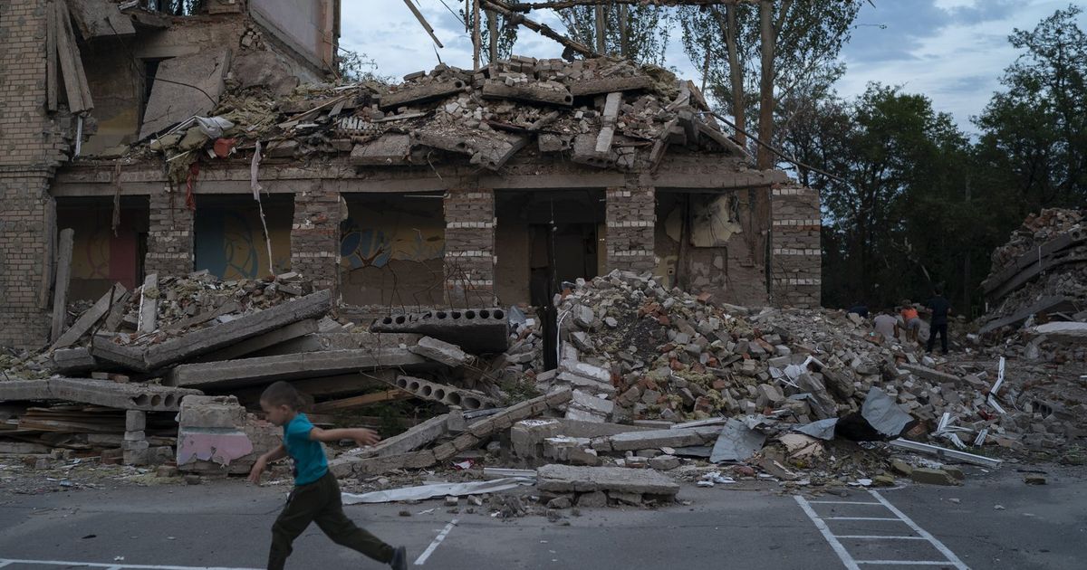 It’s back to school in Ukraine — but far from normal | The Seattle Times