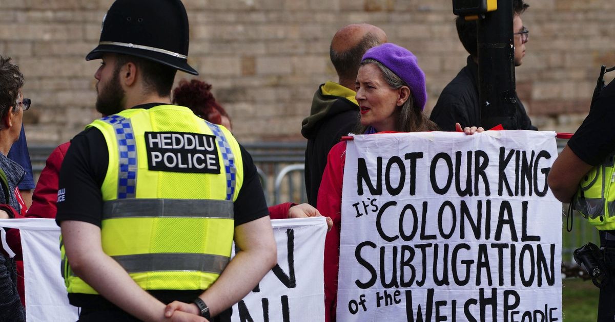 Arrests of UK anti-royal protesters spur free-speech debate | The ...