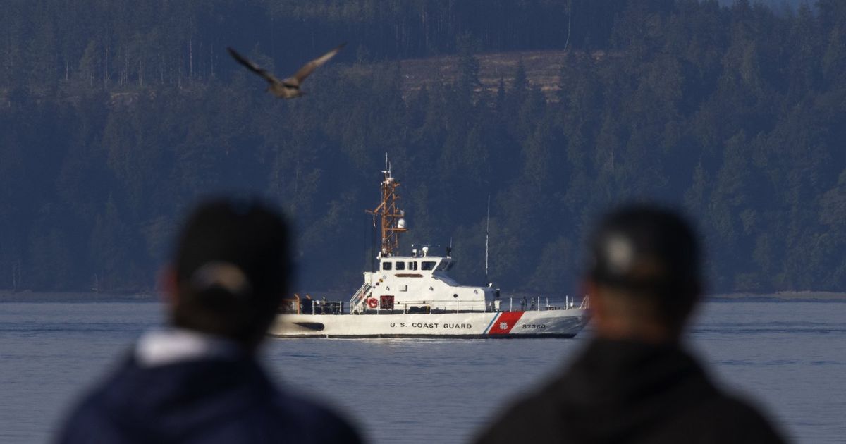 Photos: Search for crashed seaplane near Whidbey Island | The Seattle Times