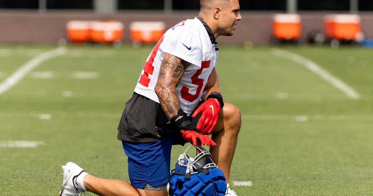 Giants release Martinez less than a year after ACL tear | The Seattle Times