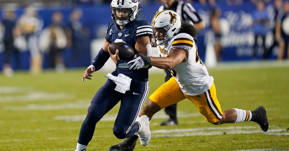 Hall throws 4 TDs, No. 19 BYU beats Wyoming 38-24 | The Seattle Times