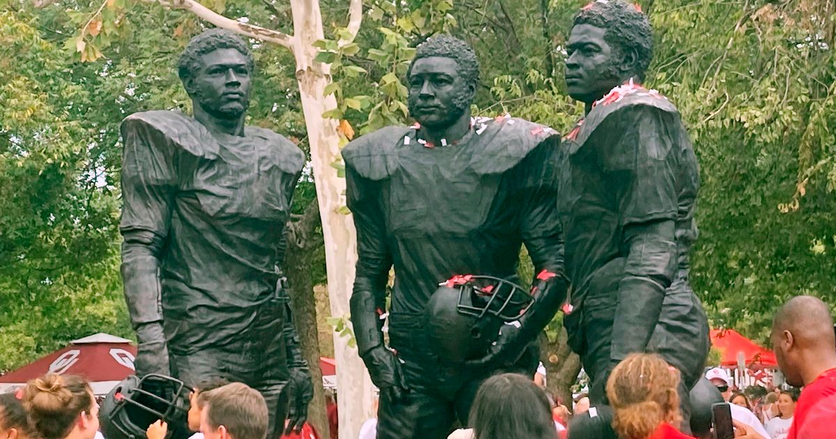 Oklahoma honors defensive stars Selmon brothers with statue | The ...