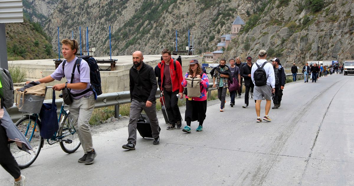 Fewer Russians cross border to flee despite military call-up | The ...