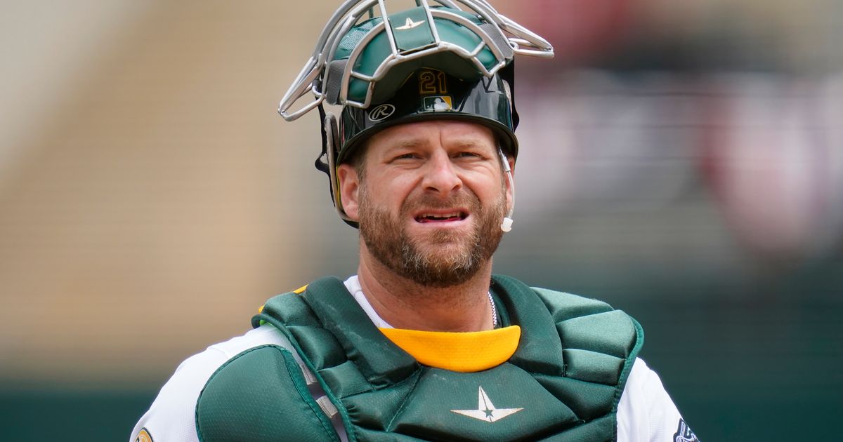 Catcher Stephen Vogt retiring after 10 big league seasons | The Seattle ...