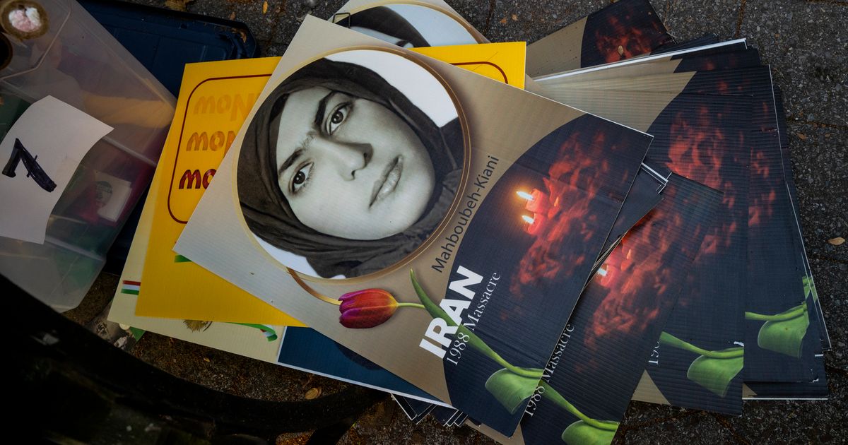 GLIMPSES: On fringes of UN perimeter, placards and protests | The ...