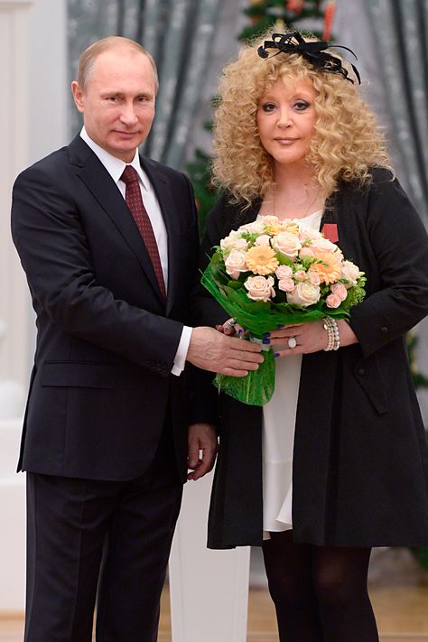 Iconic Russian singer asks to be named ‘foreign agent’ | The Seattle Times