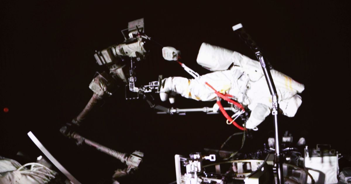 Chinese astronauts go on spacewalk from new station | The Seattle Times