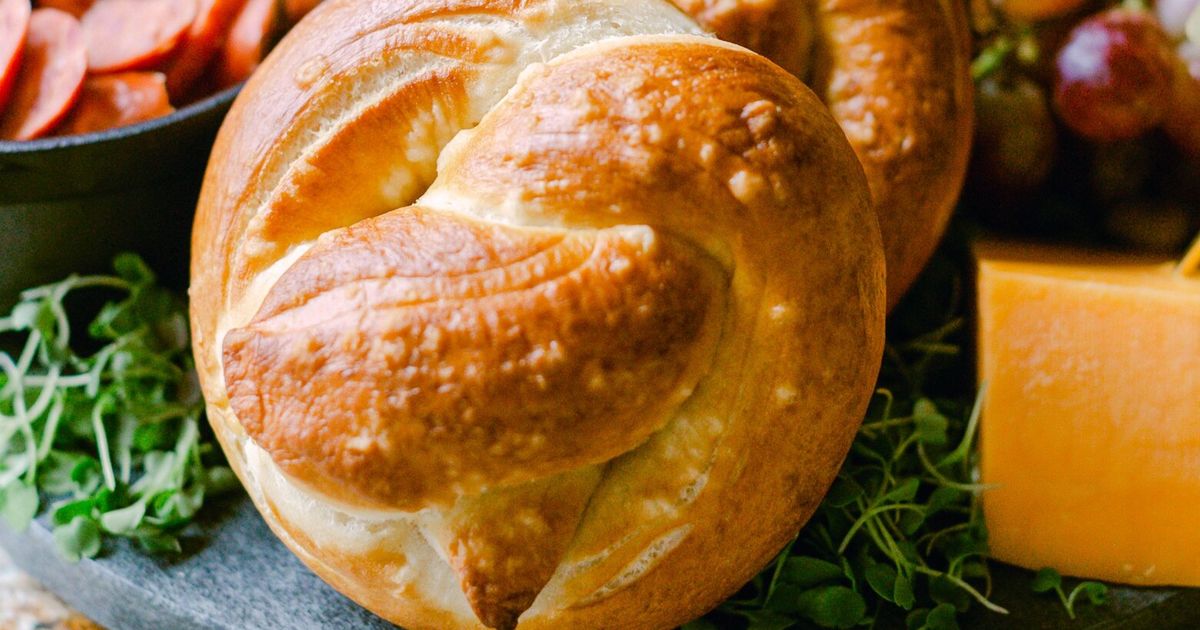 This pretzel recipe is perfect for your next fall gathering | The ...