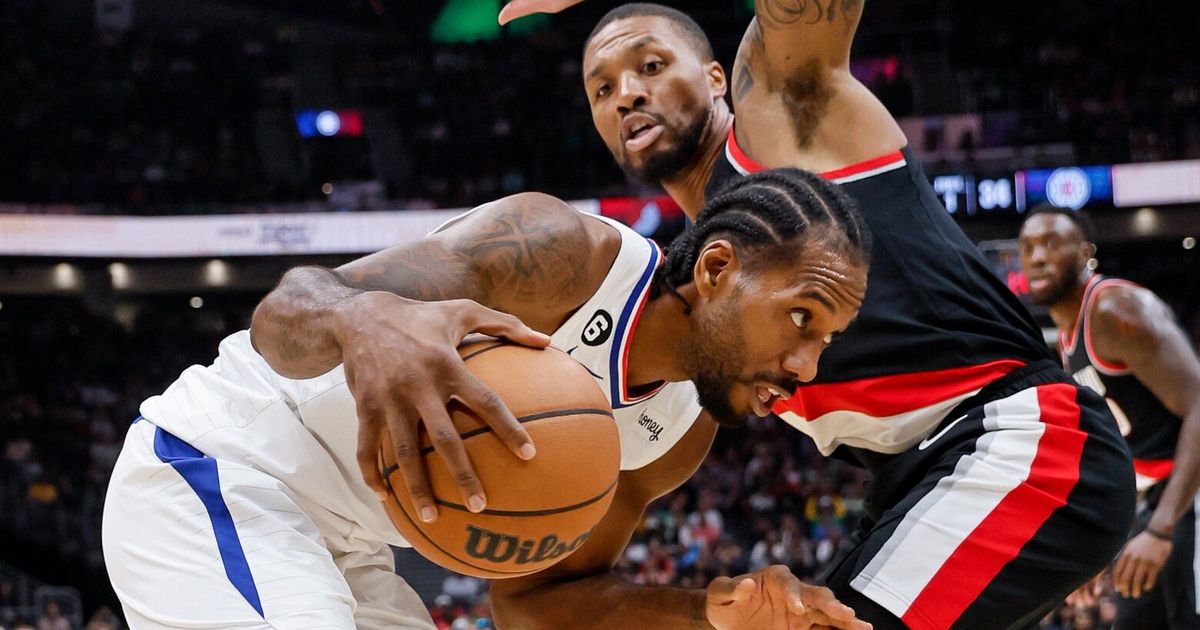 L.A. Clippers win NBA preseason game before capacity crowd at Climate ...