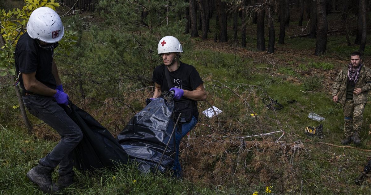 Retreating Russians leave their comrades’ bodies behind | The Seattle Times