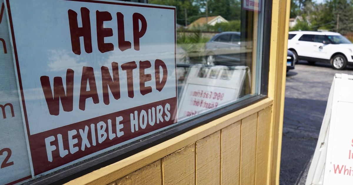 U.S. applications for jobless aid rise last week | The Seattle Times