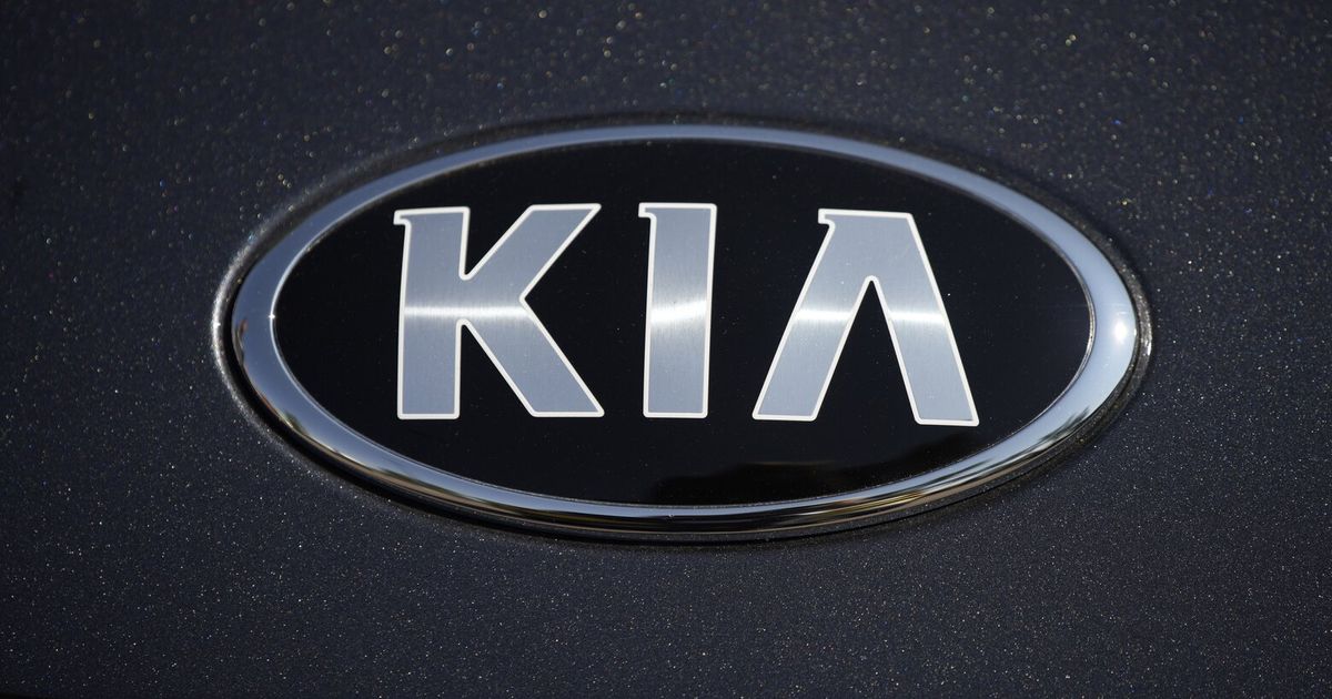 Kia Recalls 72k Suvs Tells Drivers To Park Outside Because Of Fire