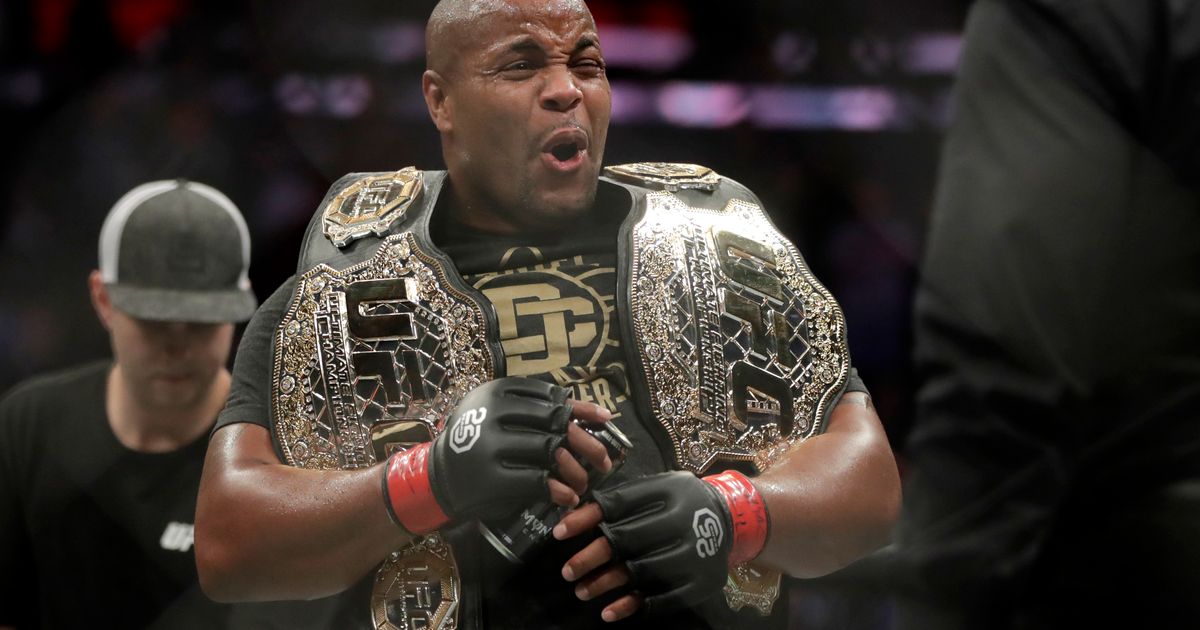 Former UFC champ Cormier considers leap to WWE, eyes Lesnar | The ...