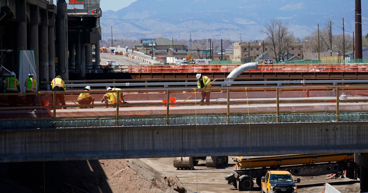 White House aims to speed-up pace of building infrastructure | The ...