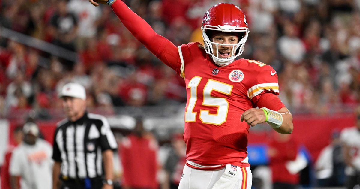 Mahomes throws for 3 TDs, Chiefs overwhelm Buccaneers 41-31 | The ...