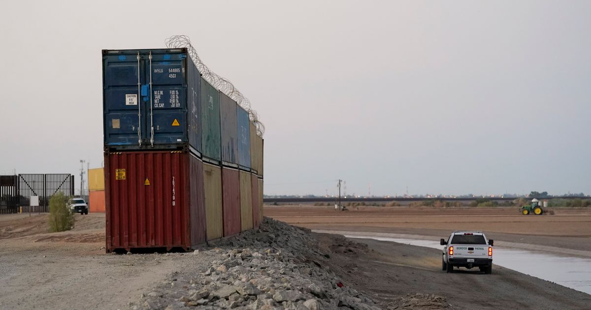 Arizona refuses US demand to remove containers along border | The Seattle Times