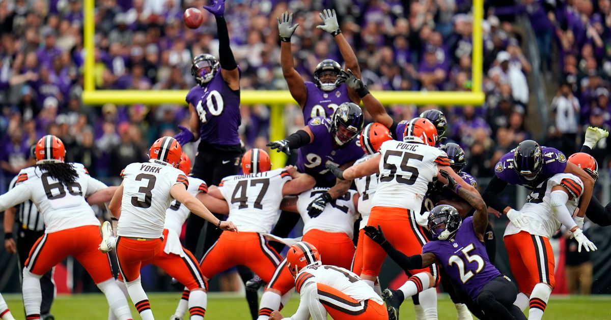 This time Ravens hold on late, 23-20 against Cleveland | The Seattle Times