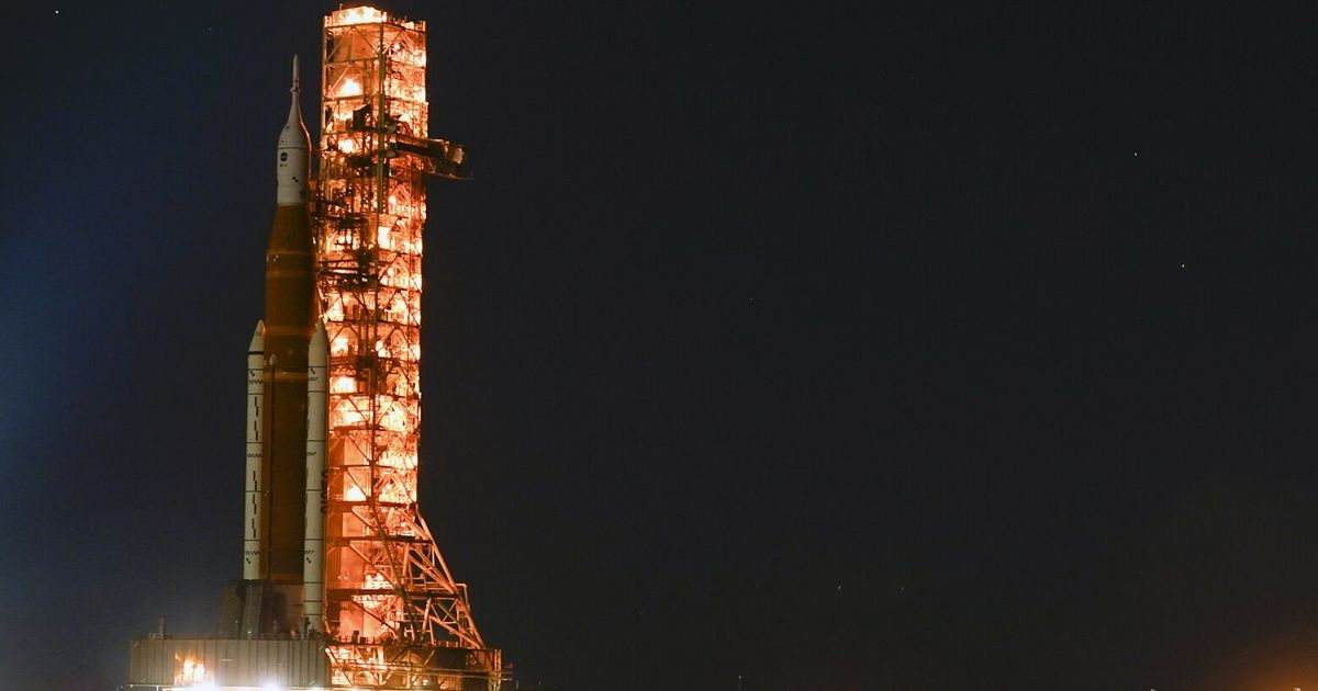 NASA’s moon rocket returns to pad for next launch attempt | The Seattle ...