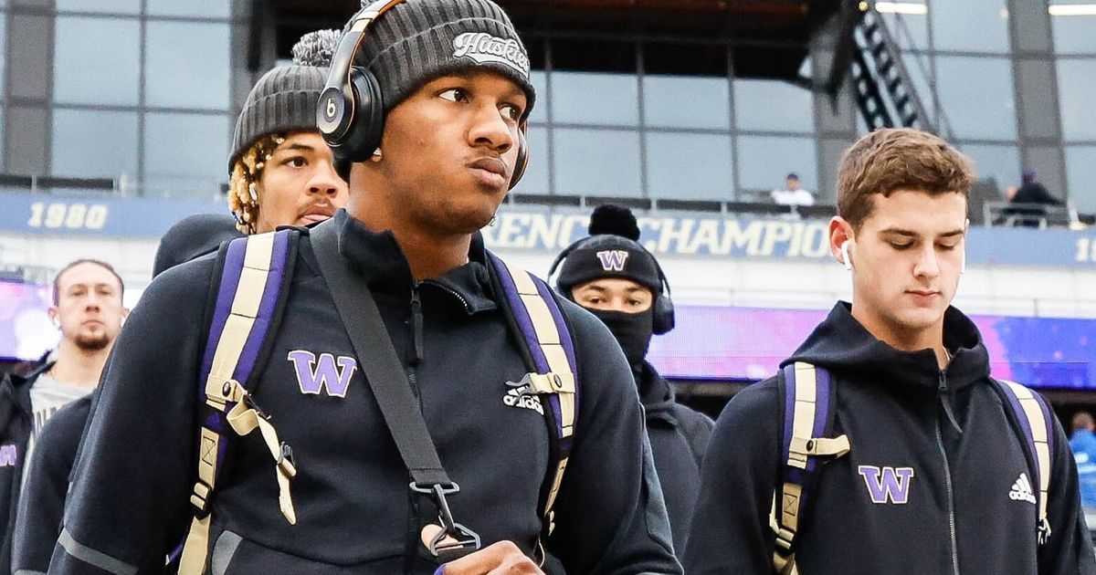 Photos: UW beat Oregon St. football, 24-21 | The Seattle Times