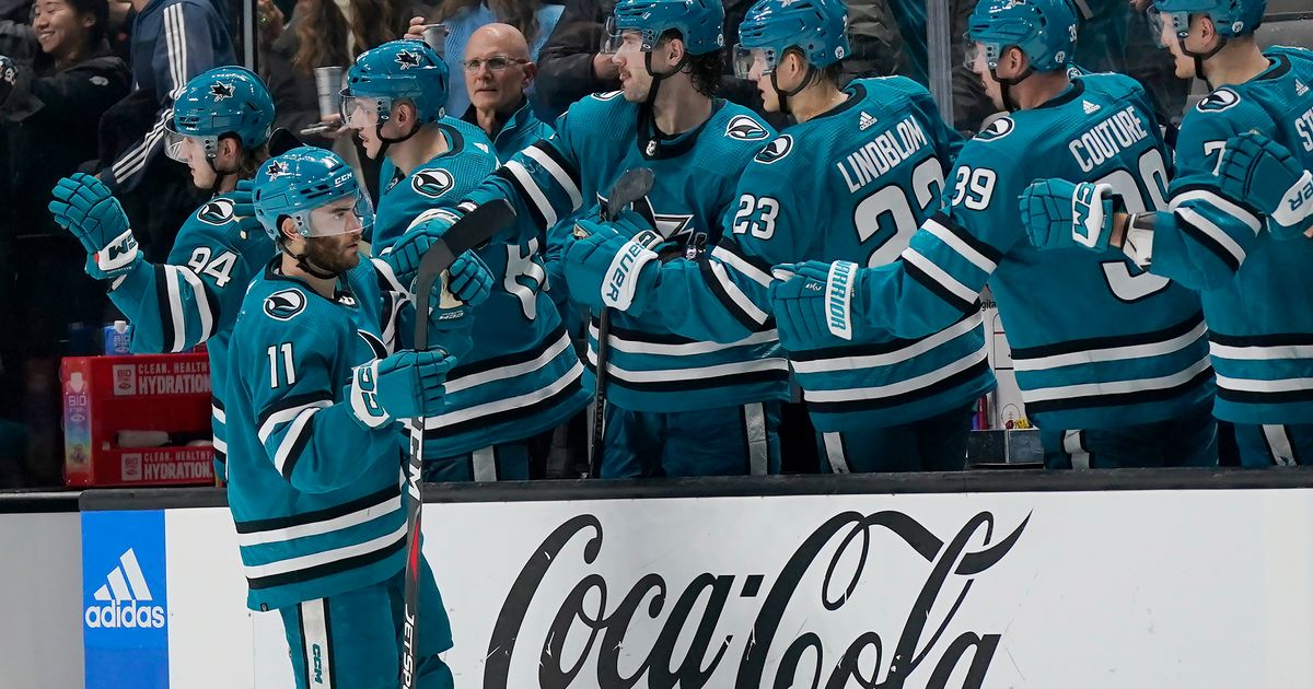 Henrique lifts Ducks to 5-4 win over Sharks in SO | The Seattle Times