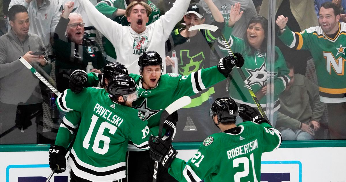 Stars score 4 times in second period, beat Los Angeles 5-2 | The ...