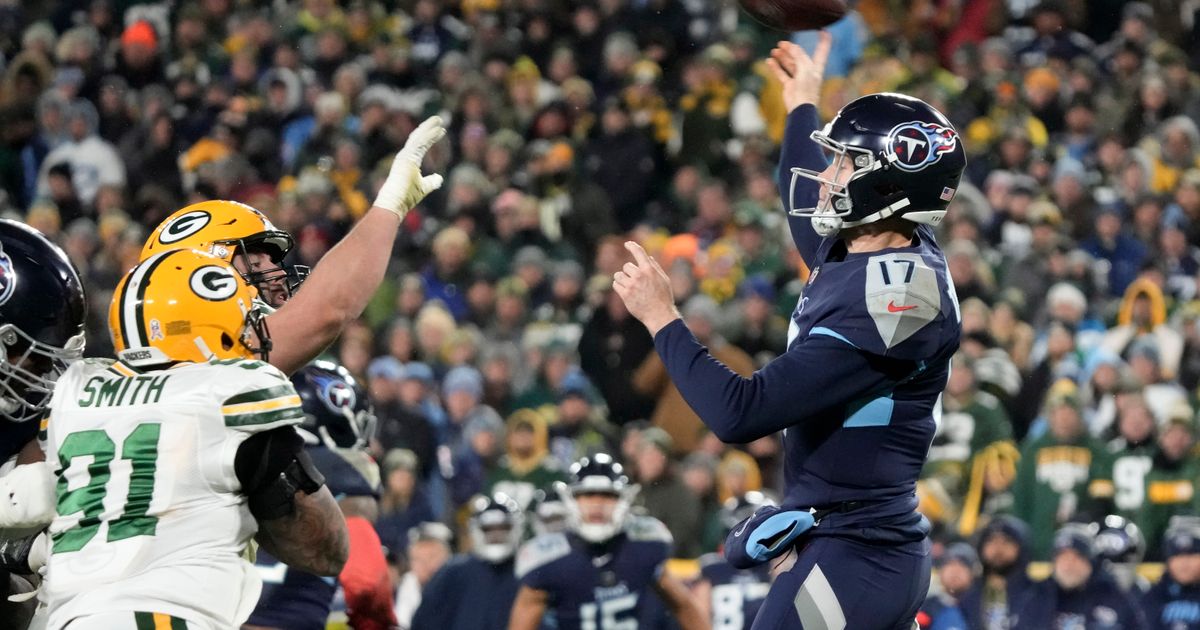 Tannehill leads Titans to 27-17 victory over Packers | The Seattle Times