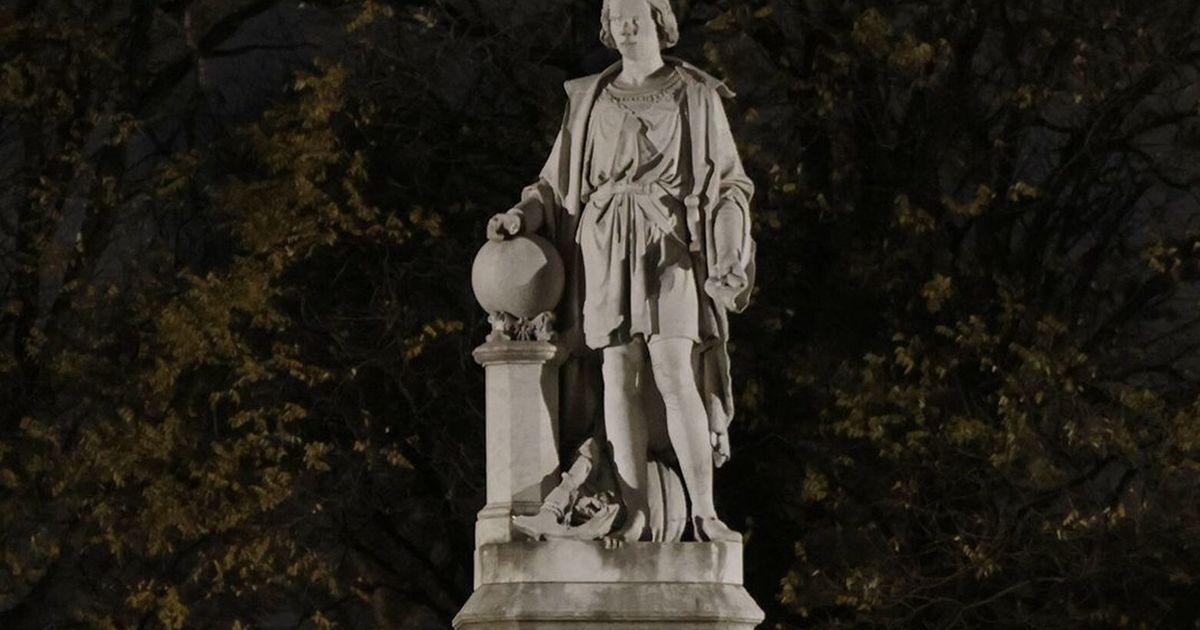 Philadelphia removes box covering Christopher Columbus statue | The Seattle Times