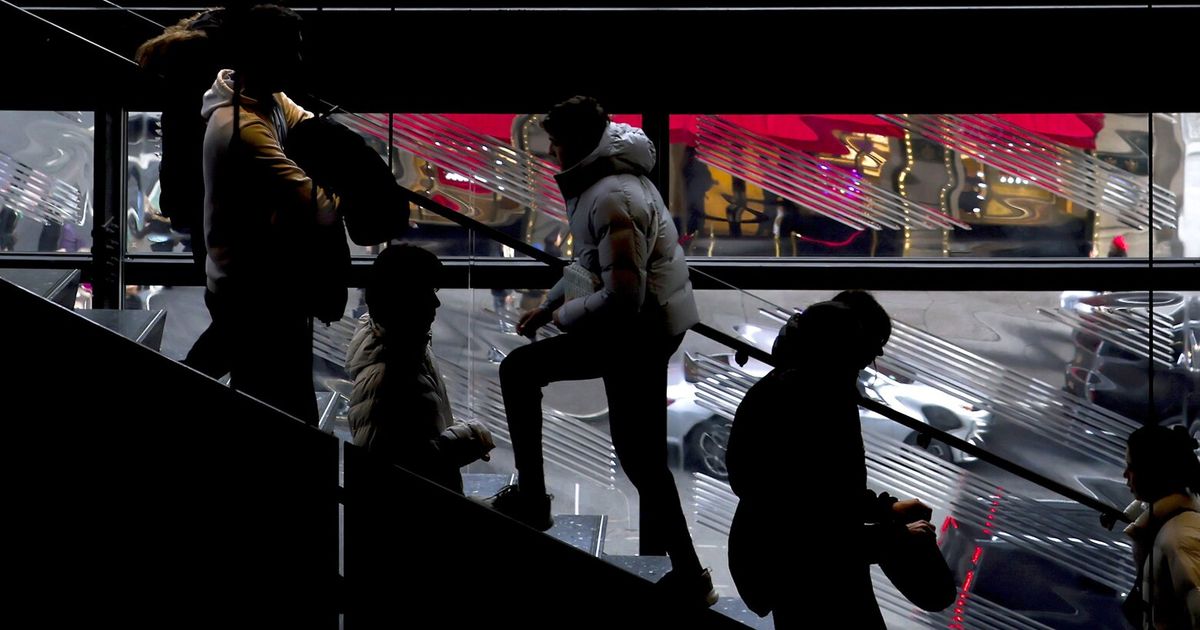 Study: Climbing 5 flights of stairs a day may reduce heart disease risk | The Seattle Times