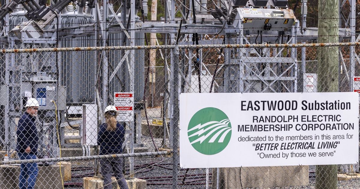 Feds order review of power-grid security after attacks | The Seattle Times
