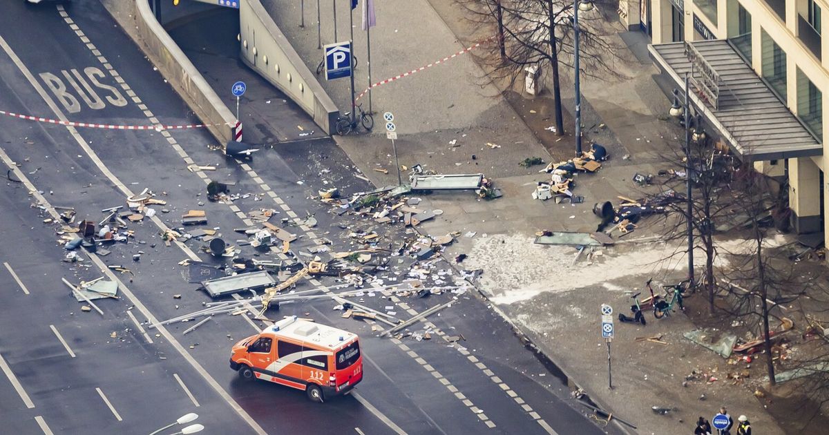 Huge Berlin aquarium bursts, unleashing flood of devastation | The ...