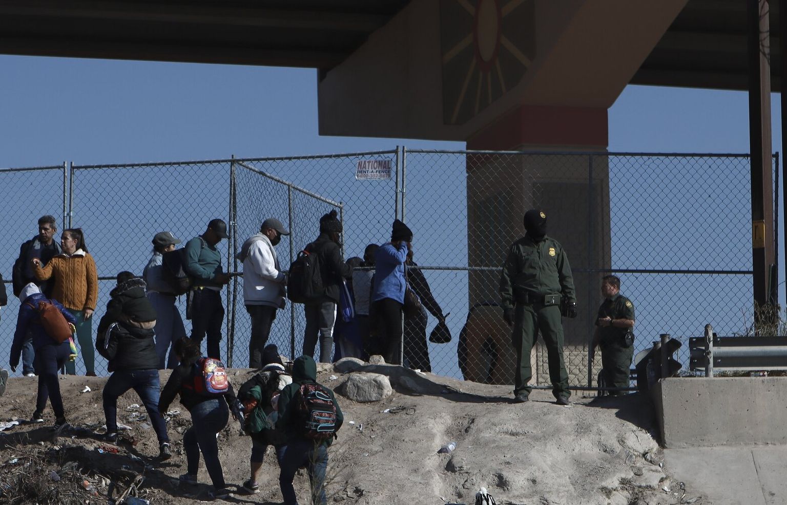 US asks court to end asylum limits, with a short delay | The Seattle Times