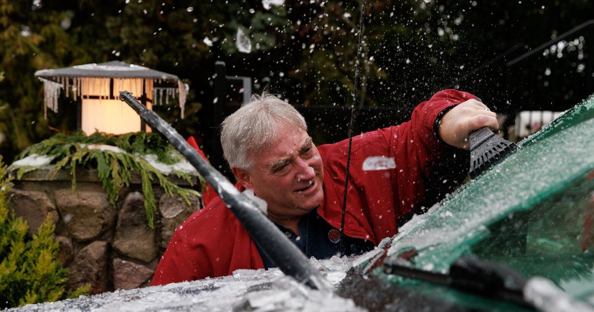 Photos: Ice, freezing rain hit Seattle area | The Seattle Times