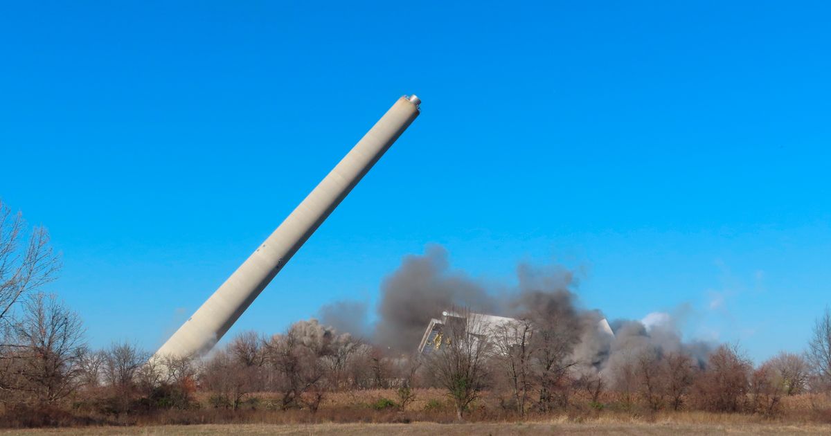 Coal-fired plant imploded in New Jersey for battery array | The Seattle ...