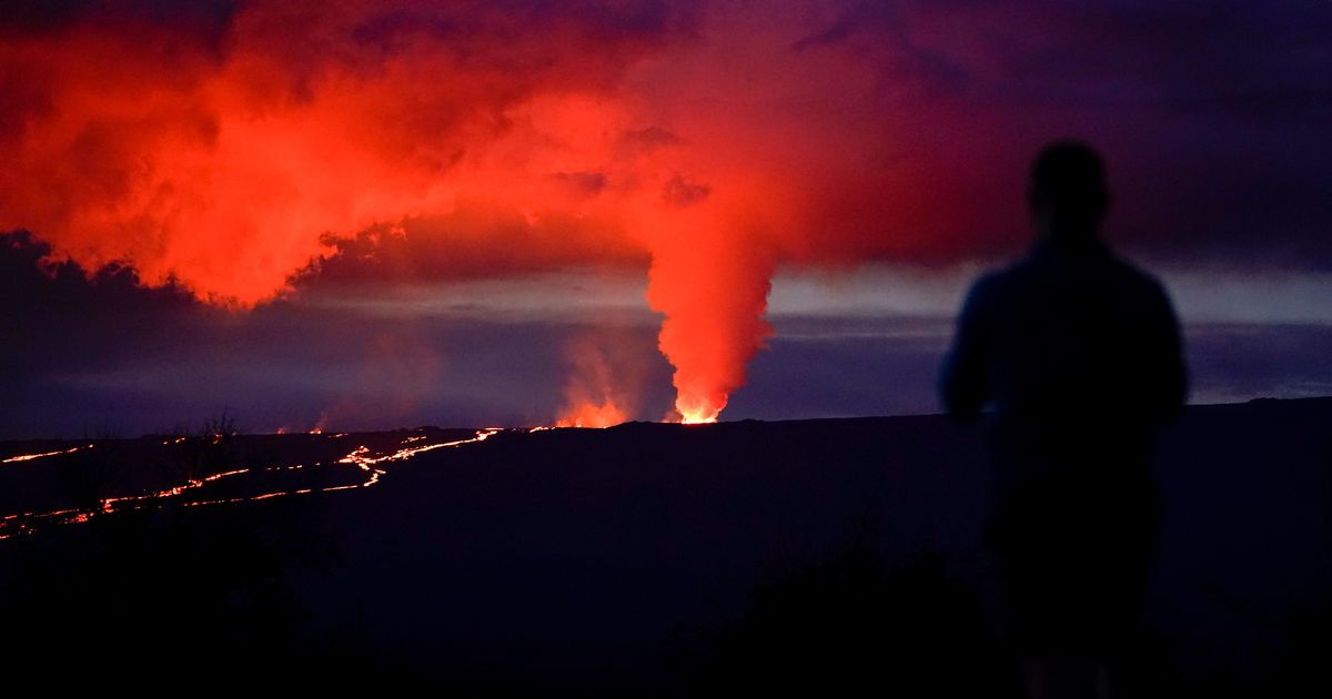 AP PHOTOS: Spectacular eruption of world’s largest volcano | The ...