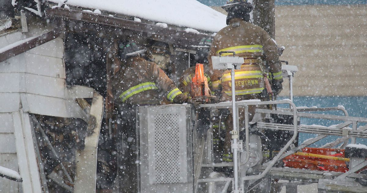 Police: 3 dead in southeast Wisconsin house fire | The Seattle Times