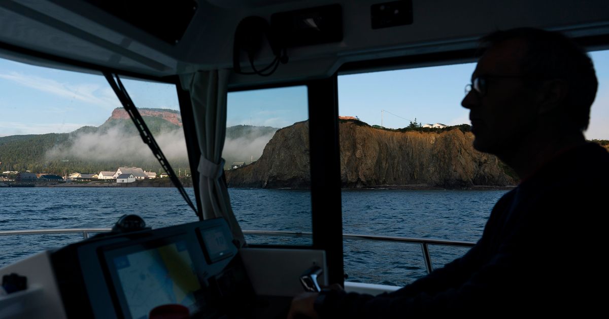 A ravaged Quebec coast fights climate change by retreating | The ...