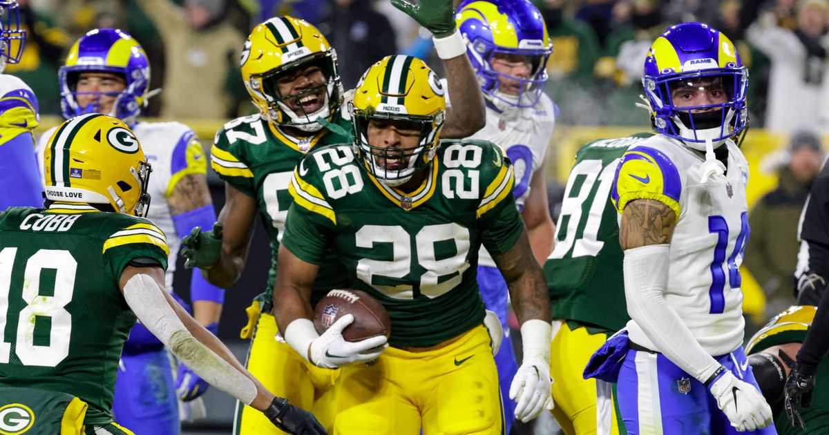 Packers defeat Rams 24-12 to keep playoff hopes alive | The Seattle Times