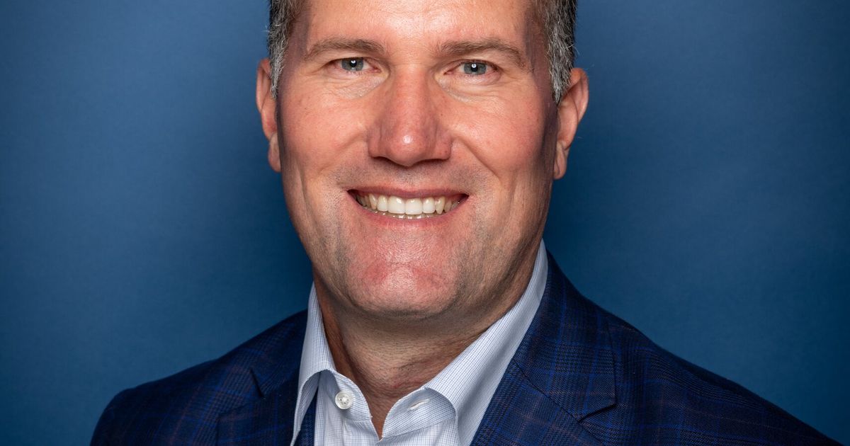 Seattle bank CEO survives after private jet crashes on way to Rose Bowl ...